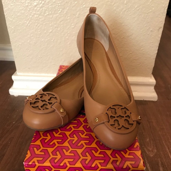 Tory Burch | Shoes | Tory Burch Gabriel Flat Tiramisu Brown | Poshmark